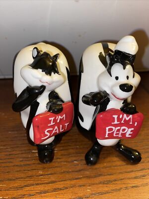 Looney Tunes Pepe Le Pew & Penelope Skunks Warner Bros Salt Shakers | eBay