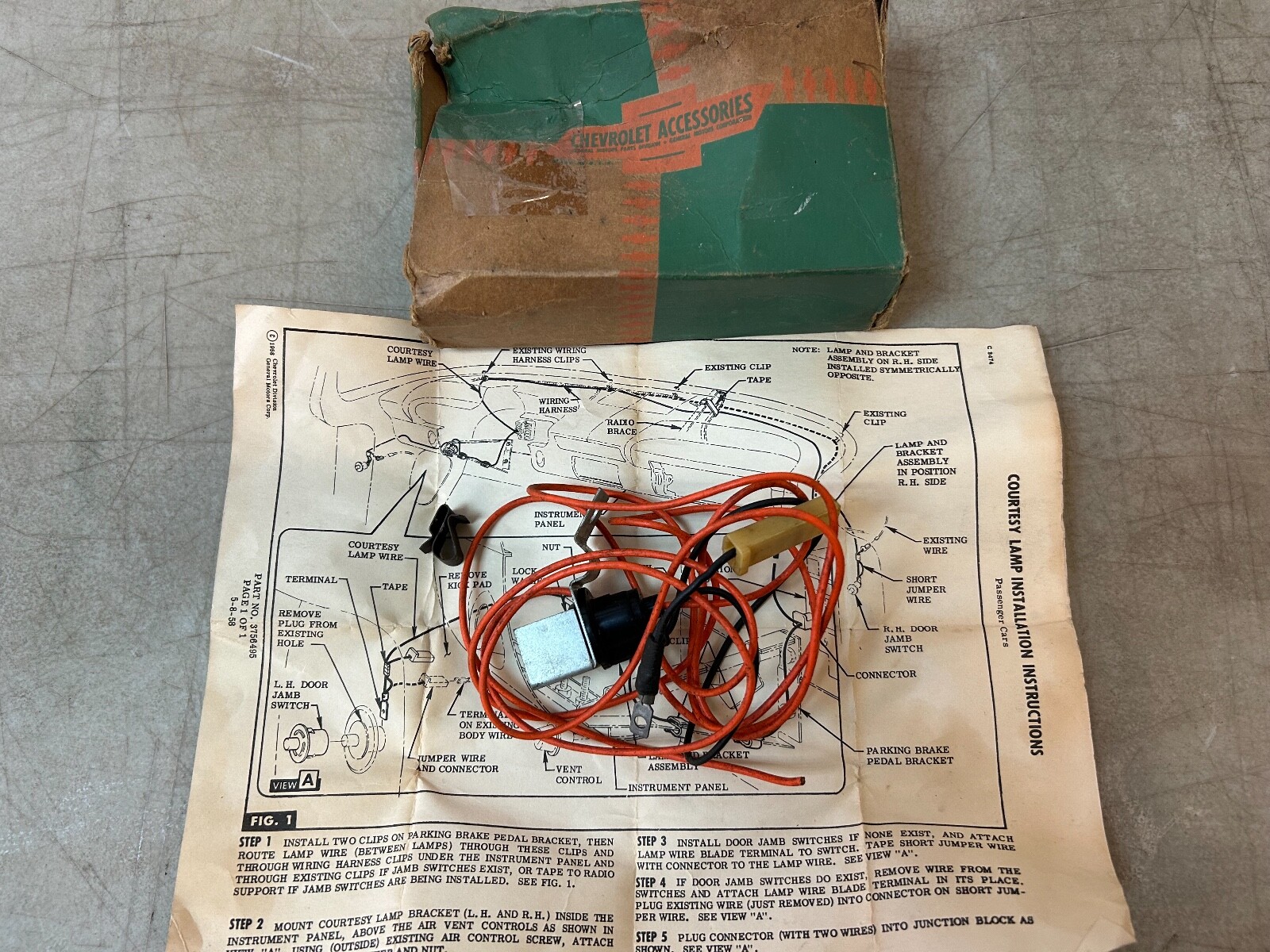 Chevrolet Courtesy Light kit. Under dash lamp housing with wiring and ...