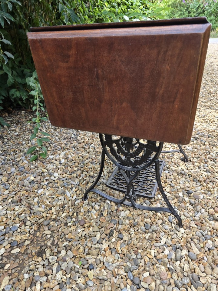 Beautifully Restored Antique Cast Iron Singer Treadle Sewing Machine ...
