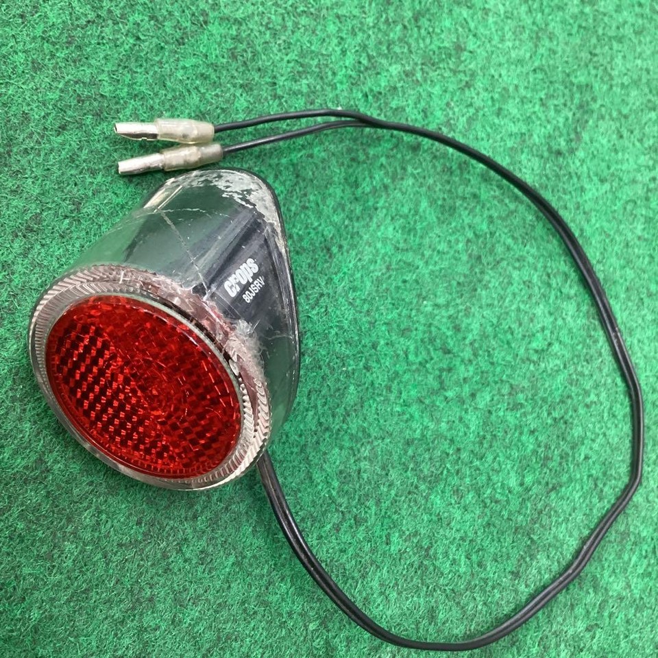 Front and rear LED lights Aluminum wheels Hub dynamo 27x1-3/8 tires ...