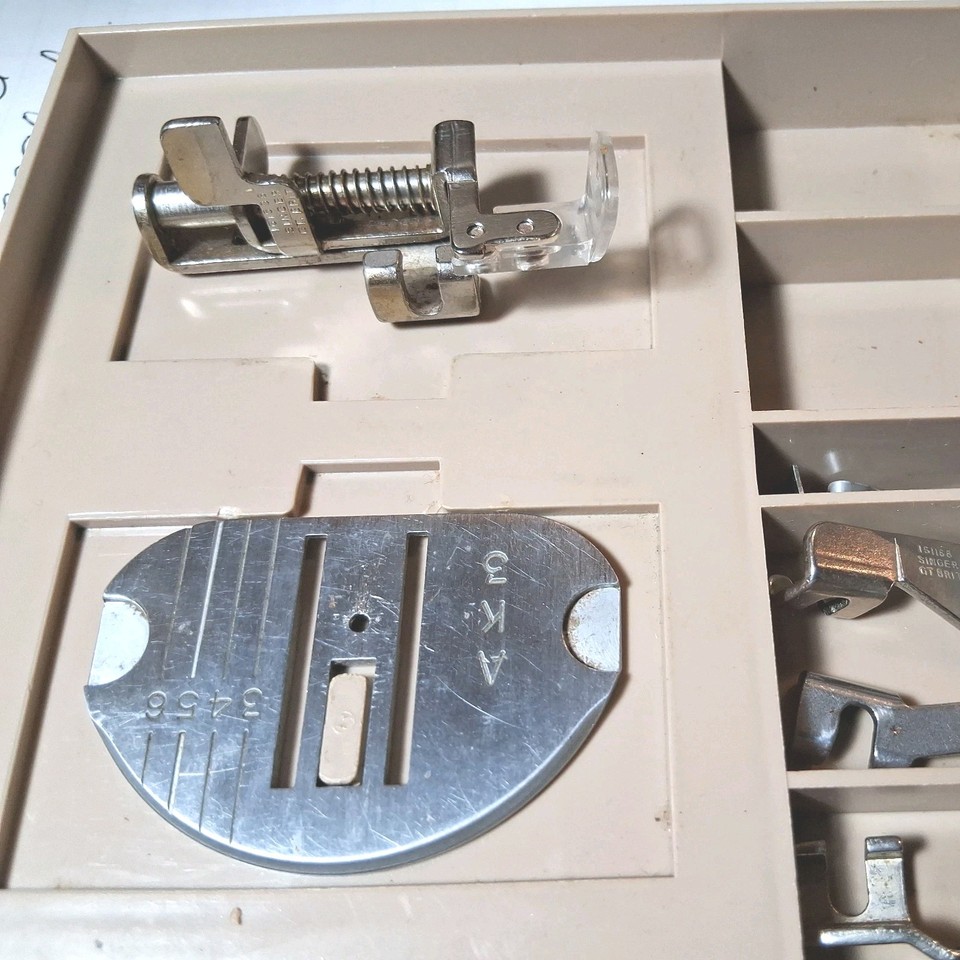Singer Sewing Machine Slantomatic 500A 503a parts and attachments Set ...