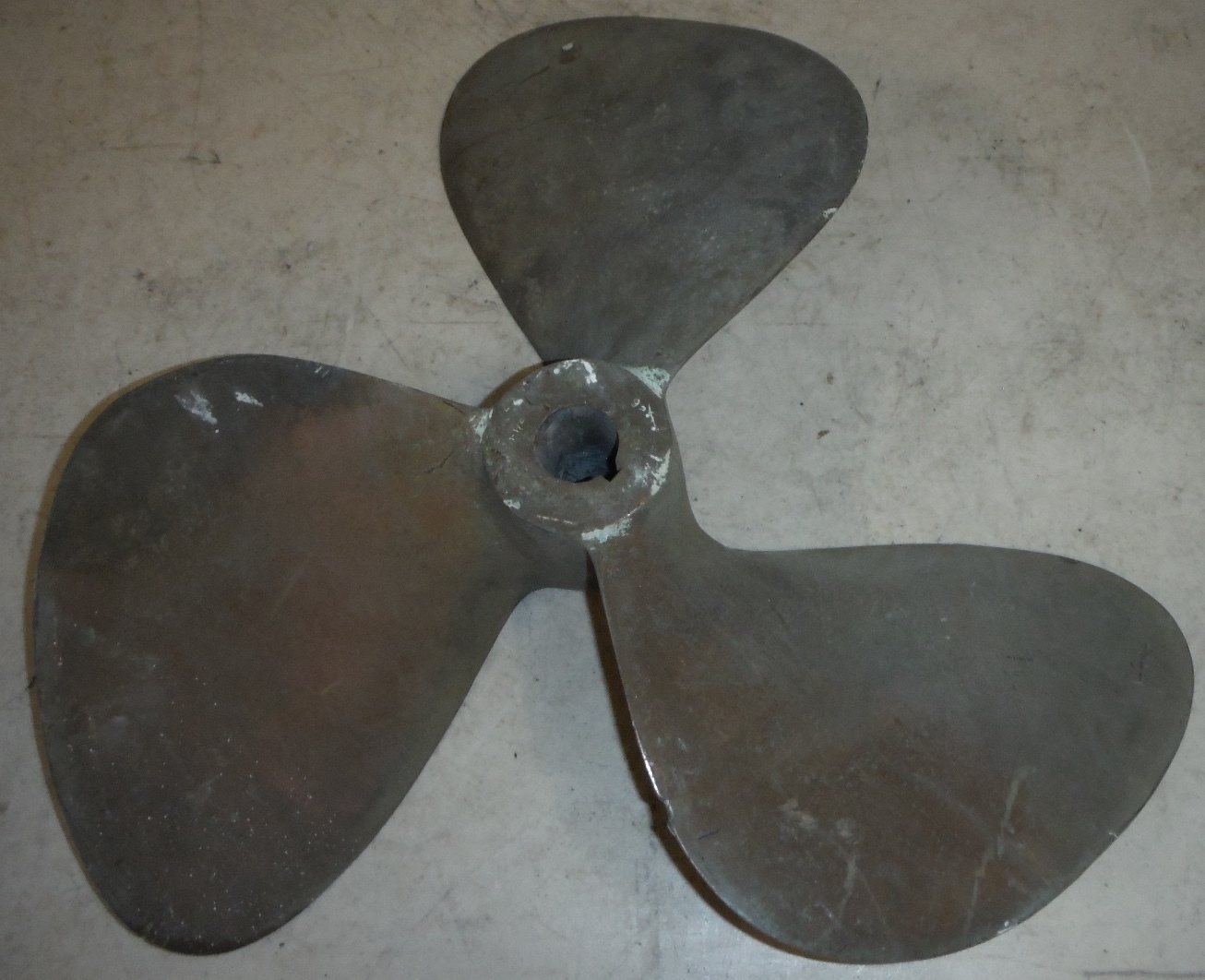 24 X 25 BRONZE 3 Blade LH Propeller 1-1/2” Bore Prop Inboard Wheel ...