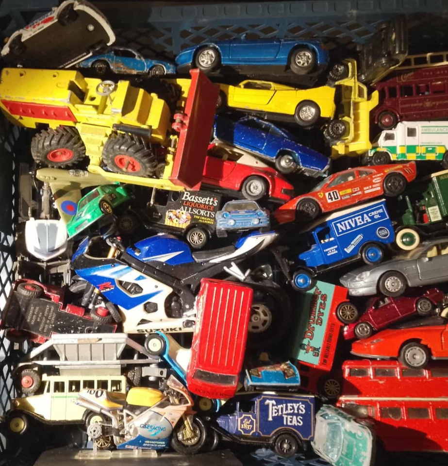 ORIGINAL VINTAGE DIECAST TOY JOB LOT DINKY MATCHBOX & OTHERS CARS VANS ...