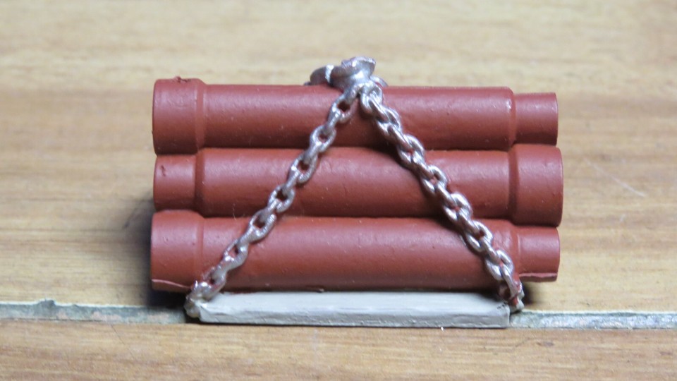 INK WELL O HAND PAINTED RESIN LOAD FOR FLAT CAR PIPE ON PALLET 622956 ...