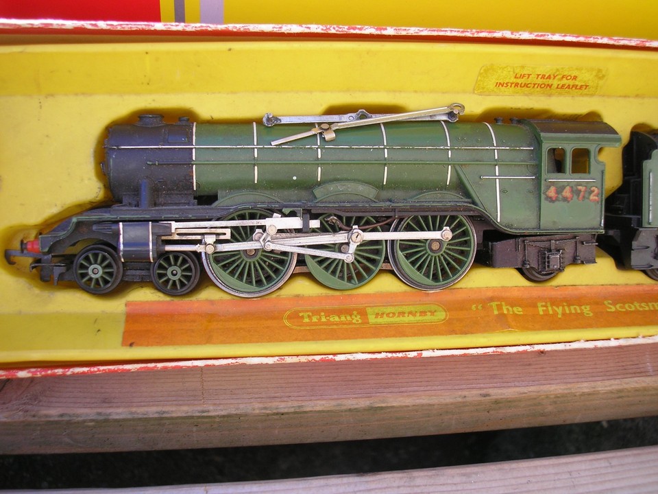 Hornby R855 OO Gauge LNER A3 Flying Scotsman 4-6-2 Apple Green 4472 ...