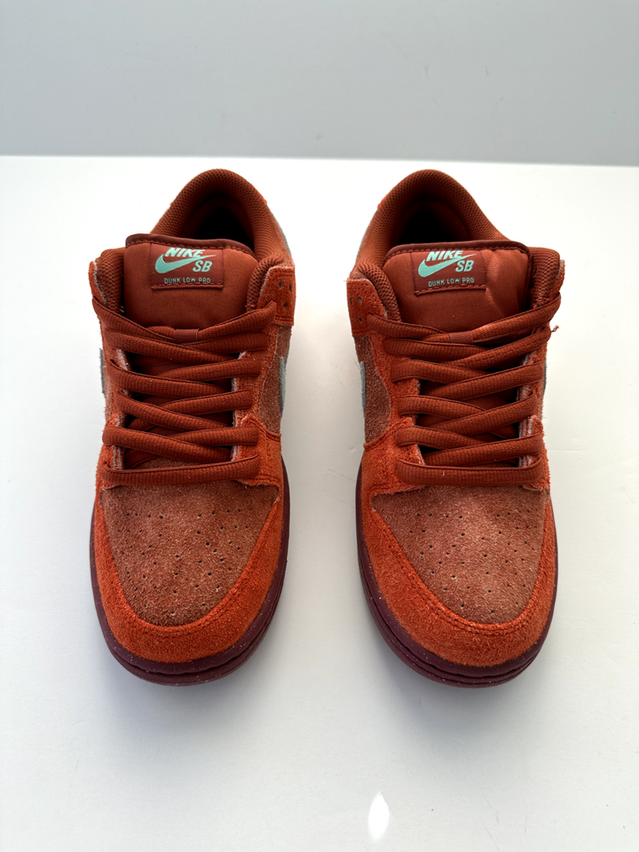 NIKE SB MYSTIC RED/EMERALD RISE DUNK LOW (SIZE 9) (DV5429-601) WIZARD ...