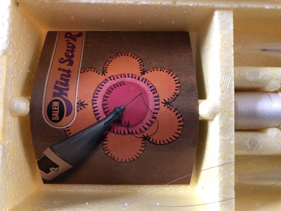 Vintage Salem Mini Sew'R Sewing & Marking Kit - Portable Sewing Kit ...