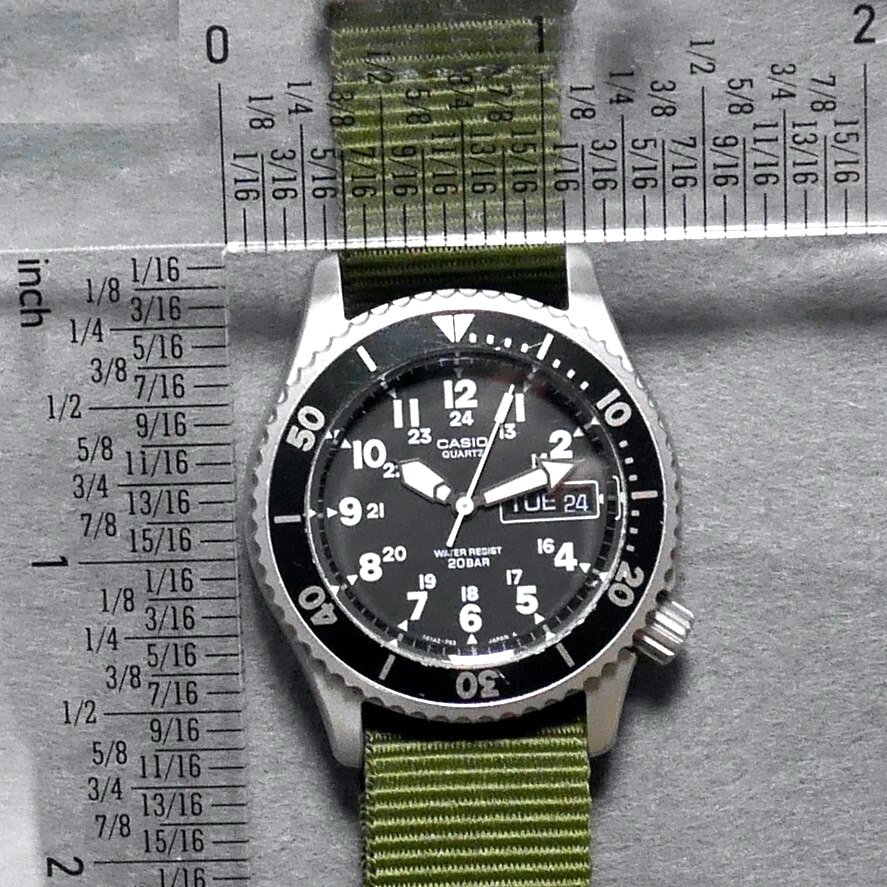 CASIO Dive Watch MD-707 1989 Black Green Day-Date indicator Luminous ...