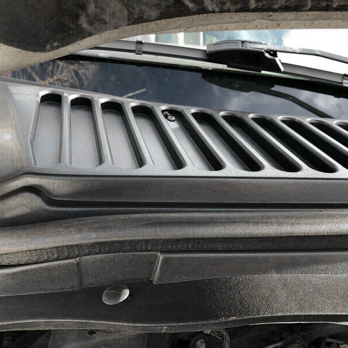 1999-2007 Ford F250 F350 F550 Super Duty Front Windshield Wiper Vent ...