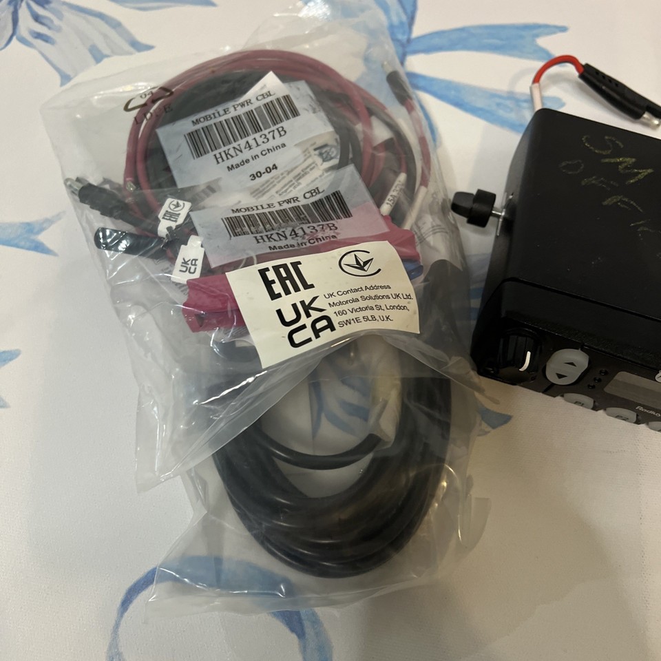 Motorola Radius CM300 146-174 MHz 45W VHF Two Way Radio W Mic ...