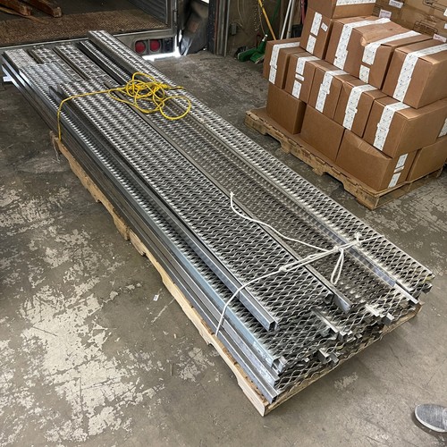 GRAINGER 8’ Section Anti-slip Channel w/ Serrated Grip Strut / Tread ...