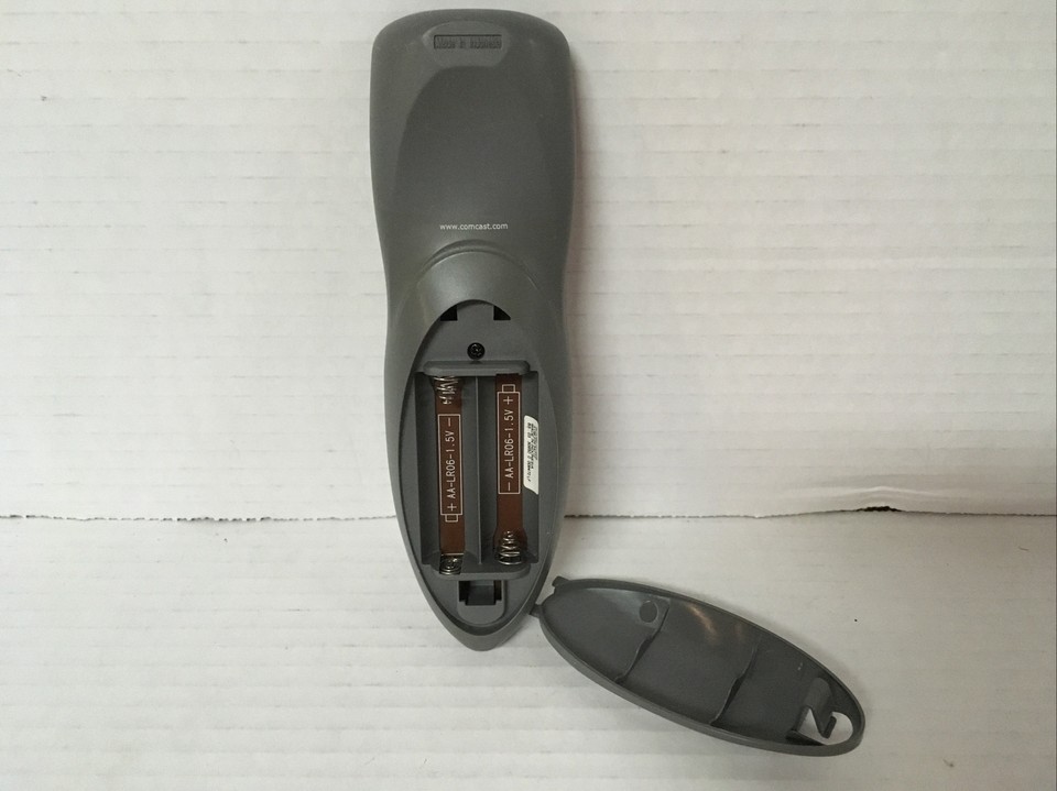 Comcast Xfinity DTA Digital Transport Adapter Wireless Universal Remote ...