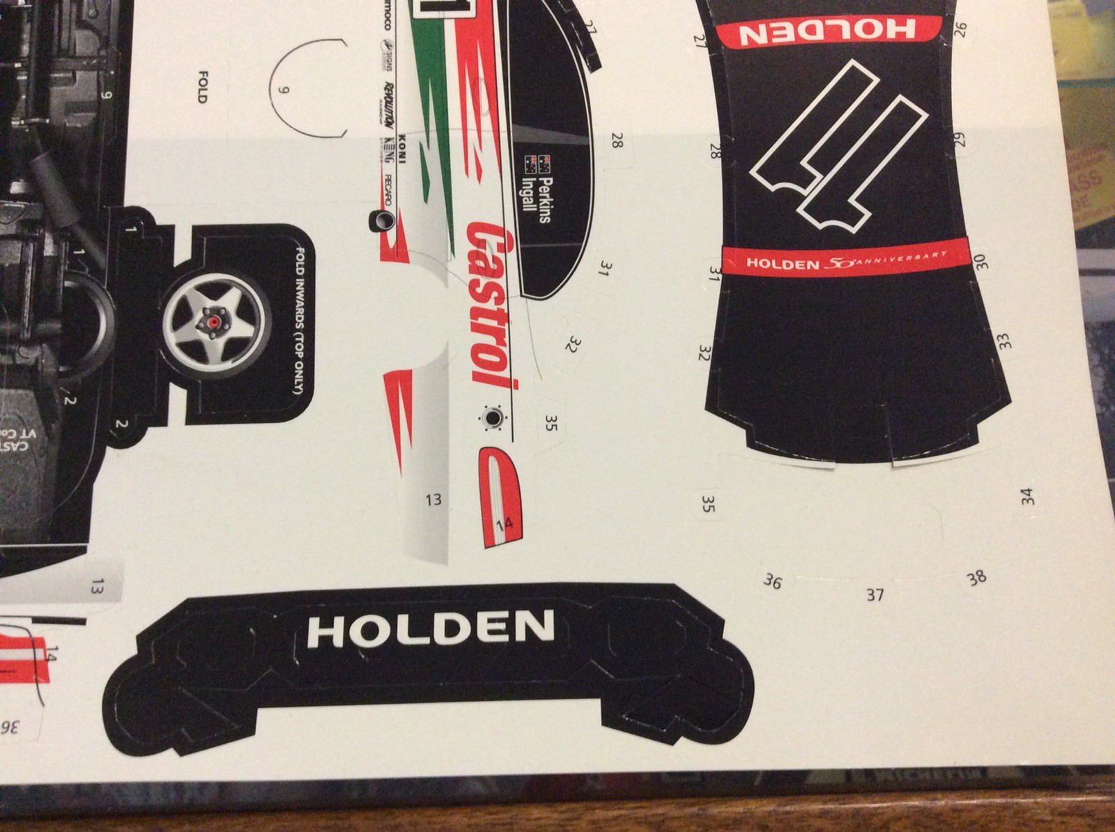 CASTROL RACING TEAM - HOLDEN VT COMMODORE V8 SUPERCAR CARDBOARD MODEL ...