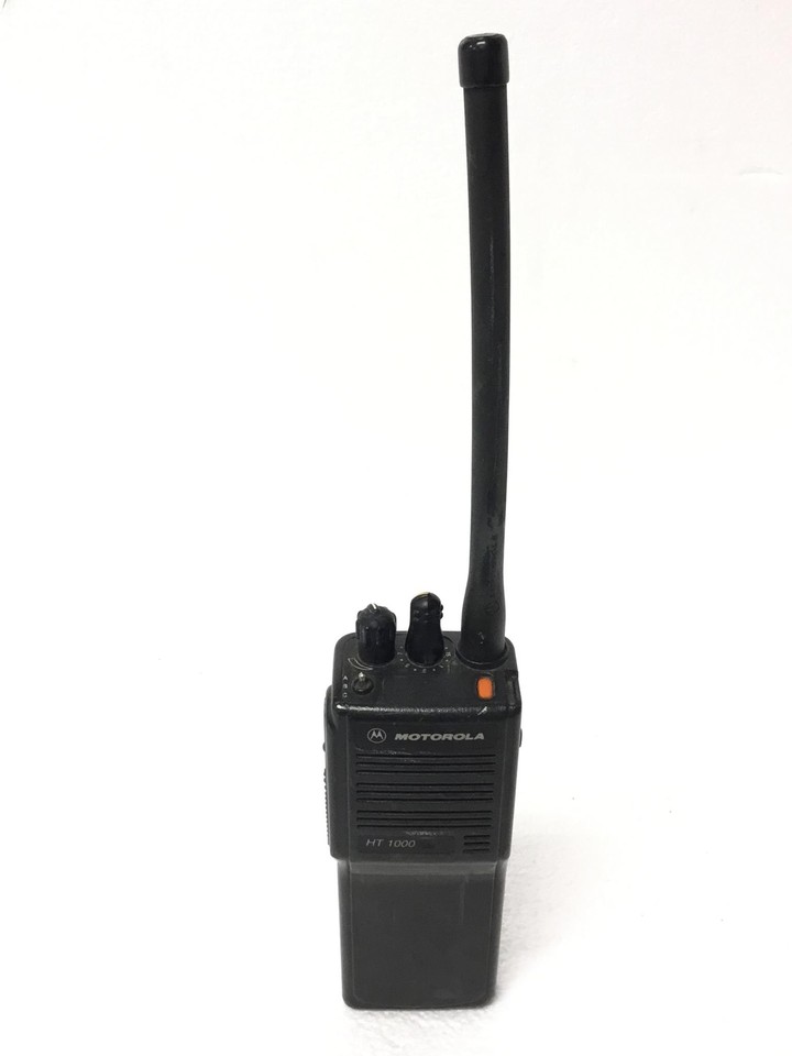MOTOROLA HT 1000 H01KDC9AA3DN 16 Channels 2 Way Radio w/Antenna,Base ...