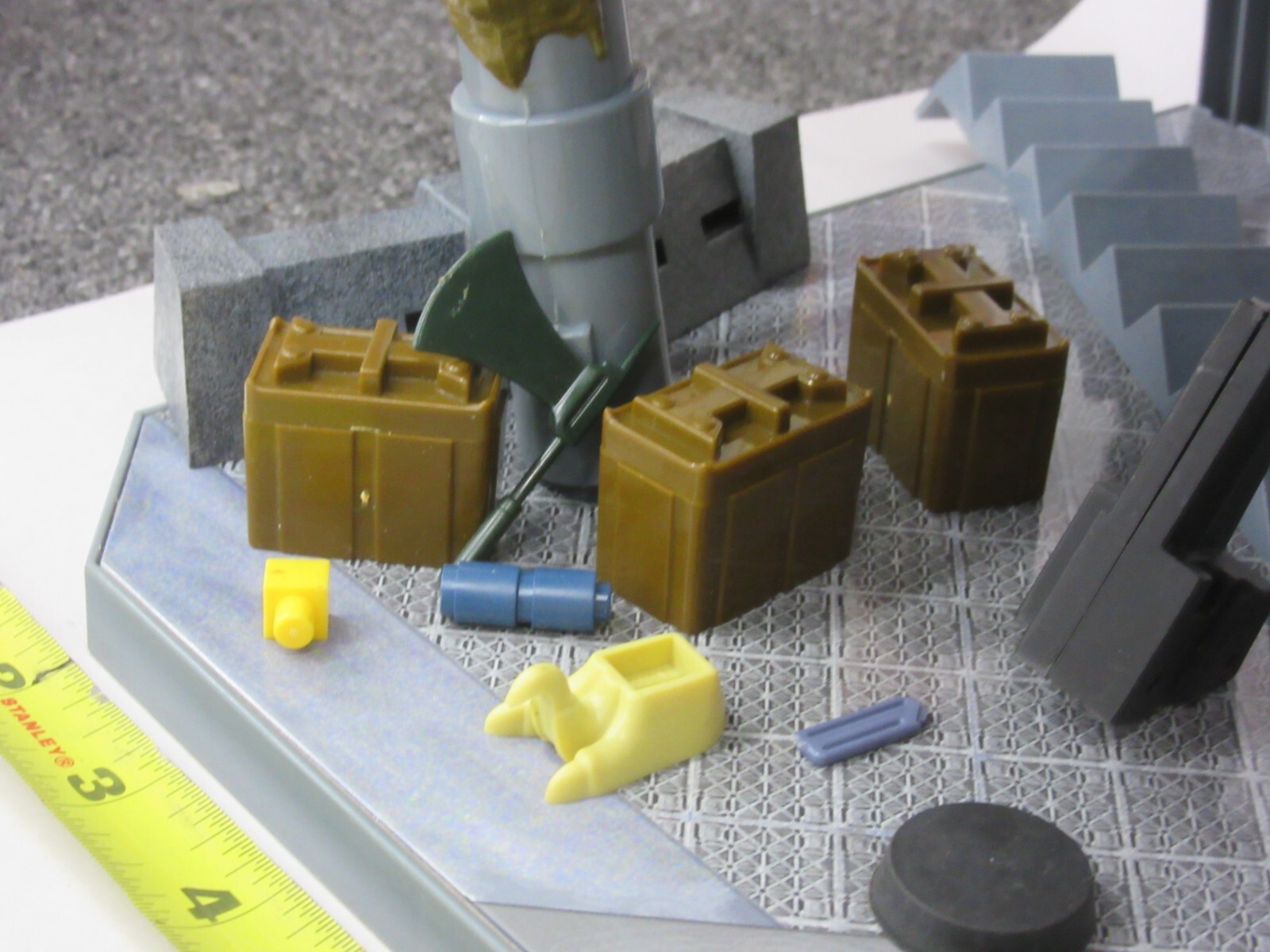 Aliens Deluxe movie playset w/ xenomorph ladder fence Tree House Kids ...