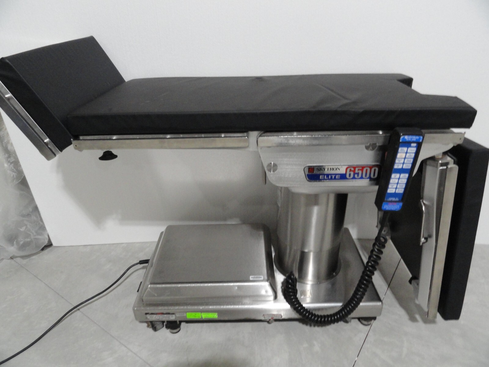 Skytron 6500 Surgical Table complete with Hand Control OR Table | eBay