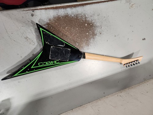 Flaw Green Skull Electric Guitar Alexi-600 Alexi Laiho greeny Flying V ...