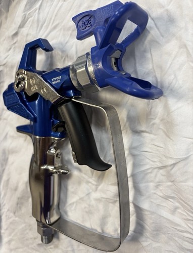 Graco Contractor PC Airless Spray Gun with RAC X 517 SwitchTip - 17Y042 ...
