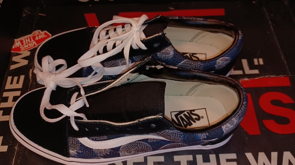 Vans Men's 4.5/Women's 6 Old Skool Wireframe Skulls VN0A3WKT9IB | eBay