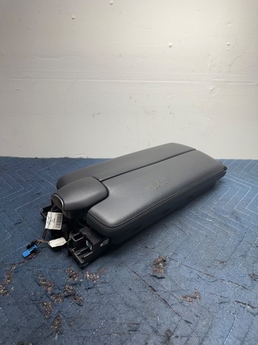 10-18 Mercedes W218 CLS550 E550 Center Console Arm Rest Armrest Cover ...
