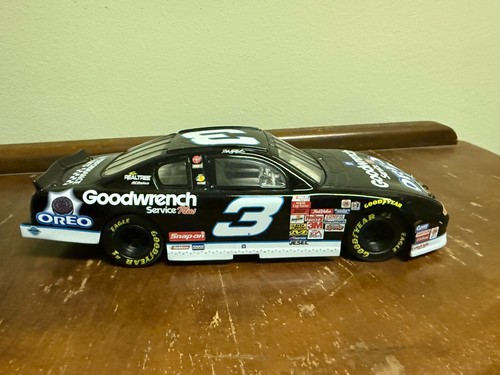 Dale Earnhardt #3 Oreo GM Goodwrench 1:24 Scale Die-Cast 2001 NASCAR ...