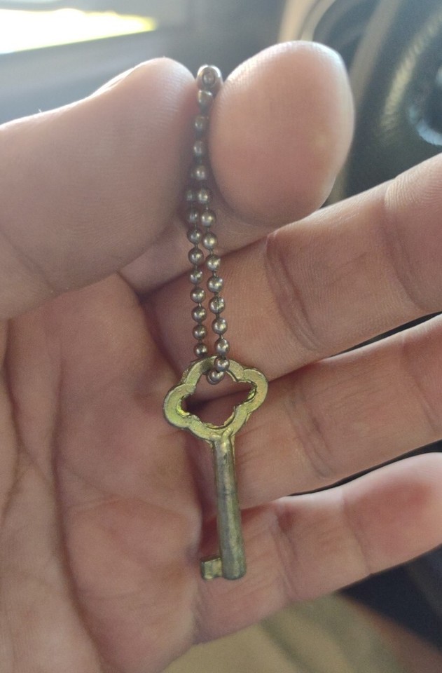 Vintage Gold Colored Skeleton Keychain Collectible Locks Hardware Tools ...