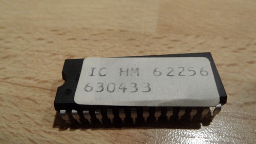 IC ICs HM 62256 630433 7F Japan 28 PIN Microprocessor | eBay.de