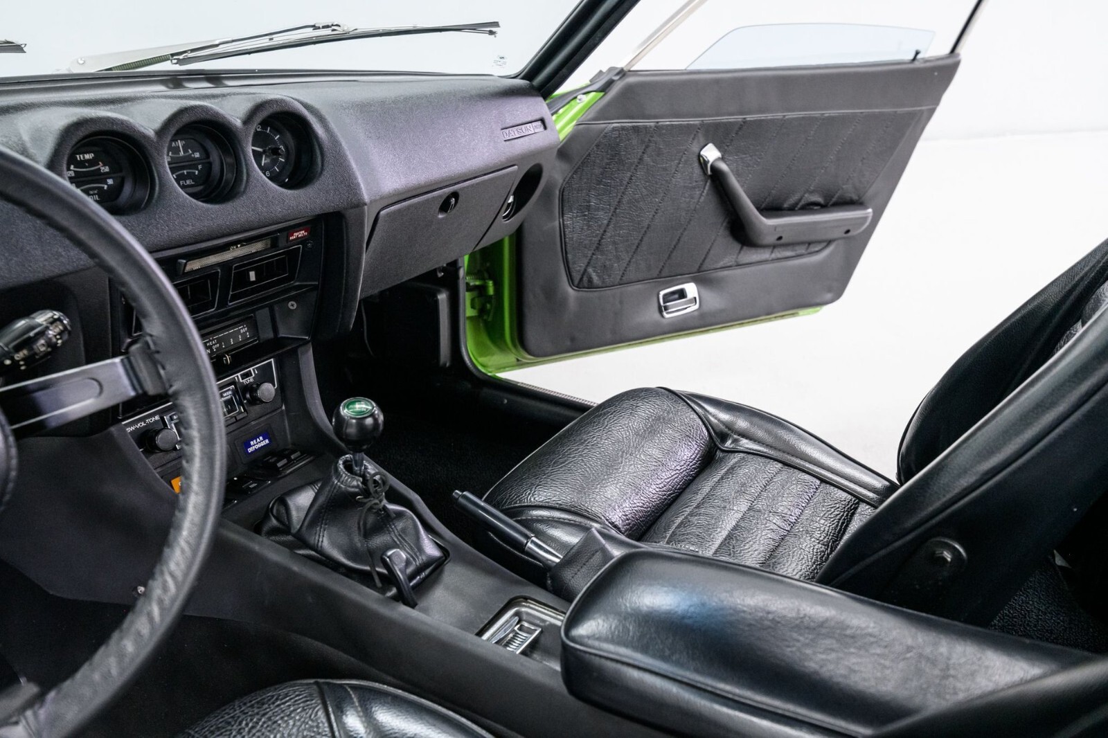 New Accu-Form Precision-Molded Dash Cap (Top Half) / FOR 74-78 DATSUN ...