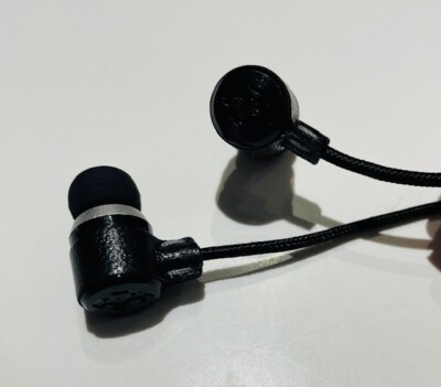 Logic 3 Ferrari Wired T150 Cavallino Earbuds Headphones in Black ...