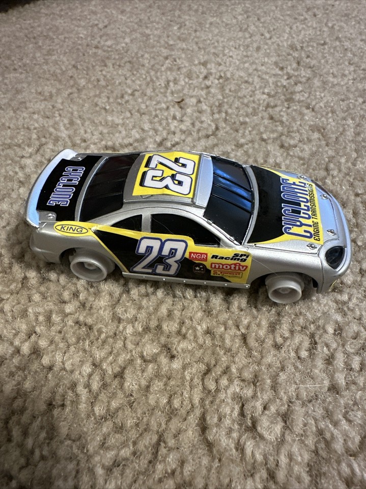 AFX TOMY GIANT RACEWAY #09803 w/ 2 Original Cars PLUS 2 Extra Cars ...