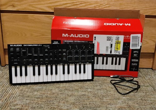 M-Audio Oxygen Pro Mini 32 Key USB MIDI Keyboard Controller | eBay
