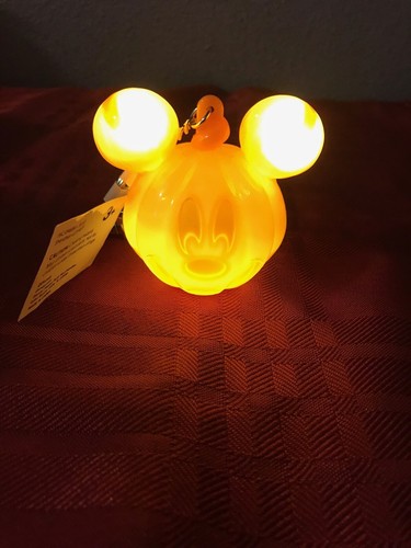 DISNEY PARKS HALLOWEEN MICKEY MOUSE PUMPKIN LIGHT UP KEYCHAIN NEW | eBay