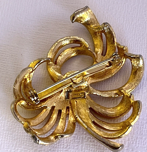 1970's TORINO Gold Tone Ribbon Swirl Brooch Pin Signed Costume Jewelry ...