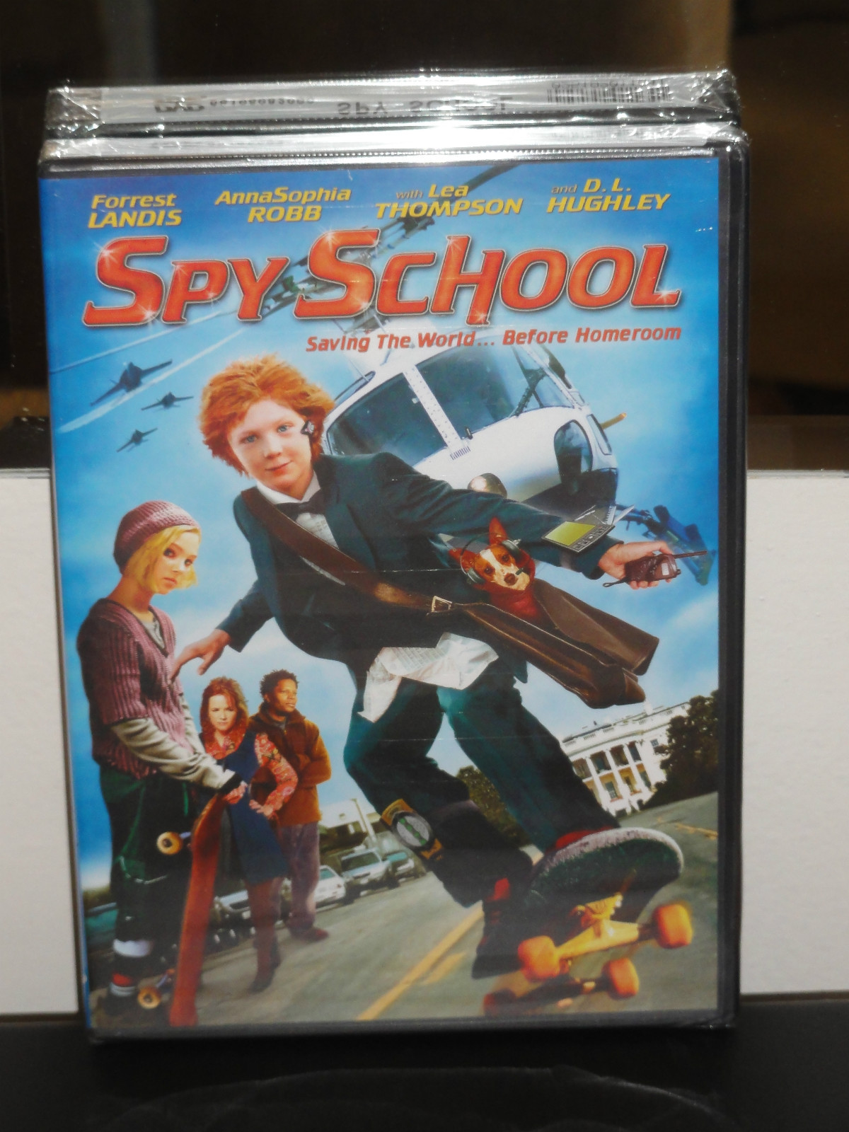 Spy School (DVD) D.L. Hughley, Forrest Landis, AnnaSophia Robb, Lea ...