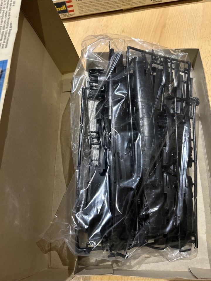 Revell Model Aircraft Kits 1:72 1/72 Boeing B17 Avro Lancaster | eBay UK