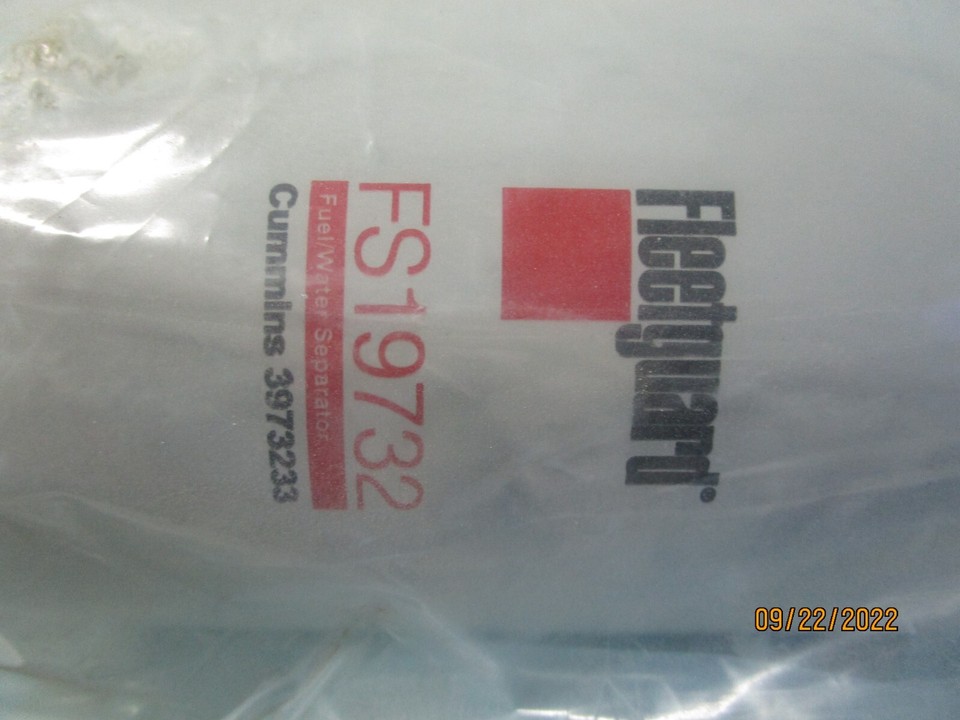 Qty (2) Genuine Fleetguard FS19732 Fuel Water Separator Ref Cummins ...