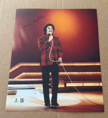 JOHNNY MATHIS SIGNED VINTAGE 8X10 PHOTO BECKETT CERTIFIED BAS #6 | eBay