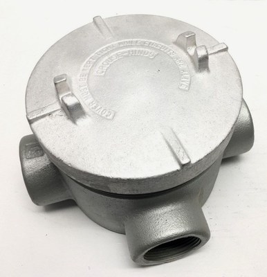 GUJT59 CROUSE HINDS 1-1/2" Conduit Outlet Box GUAT Body with Dome Cover ...