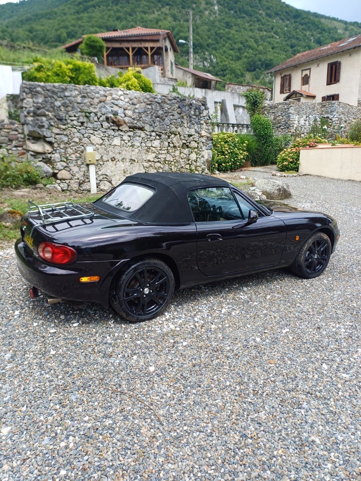 Mazda MX-5 MK 2 LEFT HAND DRIVE in France | eBay UK