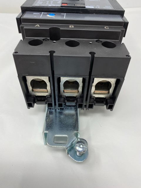 Square D JDA36200 PowerPact 200 A 3-Pole 600V Circuit Breaker for sale ...