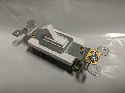 NEW Single Pole 20A Toggle Switch WHITE 20 Amp Self Grounding ...