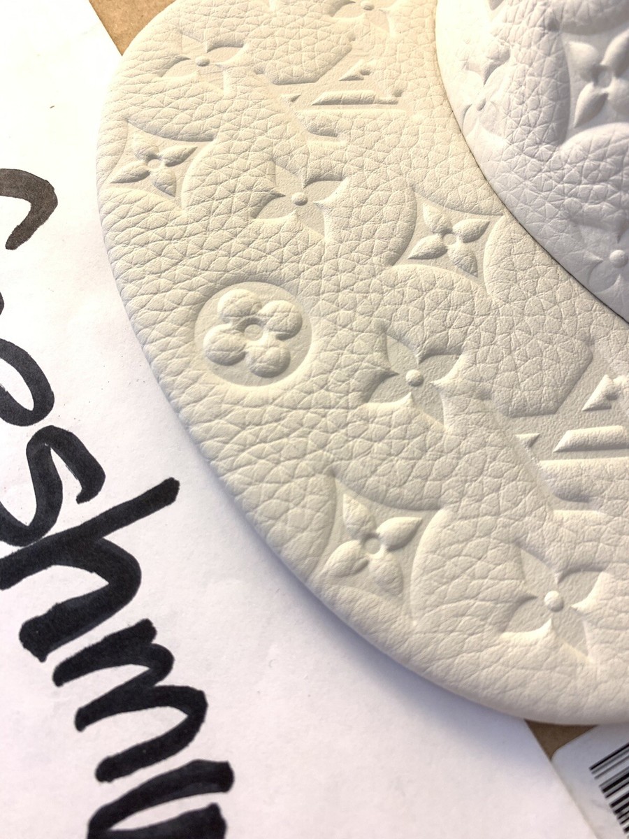 LOUIS VUITTON WHITE MONOGRAM LEATHER CAP / HAT VIRGIL MP2321 LOUIS VUITTON WHITE MONOGRAM LEATHER CAP / HAT VIRGIL MP2321