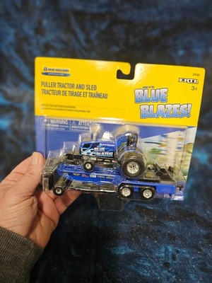 ERTL 1/64 New Holland Blue Blazes & Midnight Blue Pulling Tractors ...