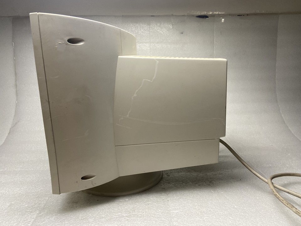 Vintage KDS Korea Data Systems VS-7e 17" CRT Retro Gaming Monitor VGA ...