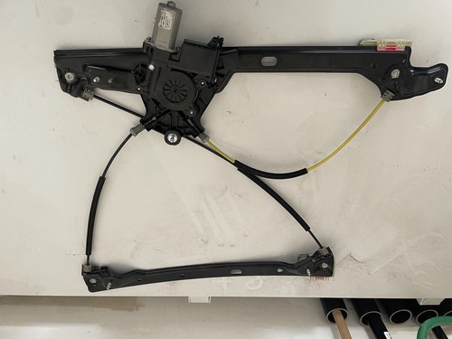 GM Genuine Parts 94532757 Front Driver Side Window Regulator with Motor ...