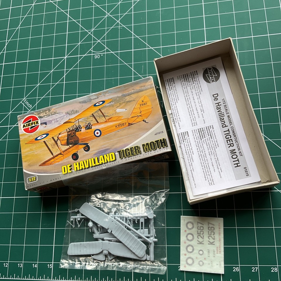 Airfix 1:72 A01015 De Havilland Tiger Moth Plastic Biplane Model Kit ...