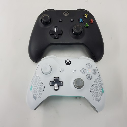 Lot of 2 Microsoft Xbox One Controllers for P/R | eBay
