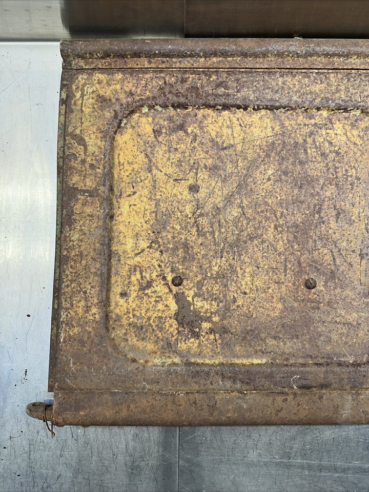 1951-1952 Ford F1 Short Bed Stepside Tailgate With Ford Letters Vintage ...