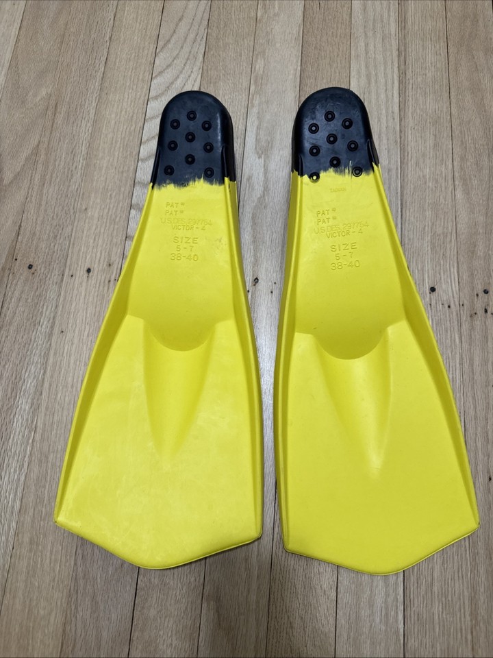 TYR Victor-4 Size 5-7 FlexFins Swimming Flippers | eBay