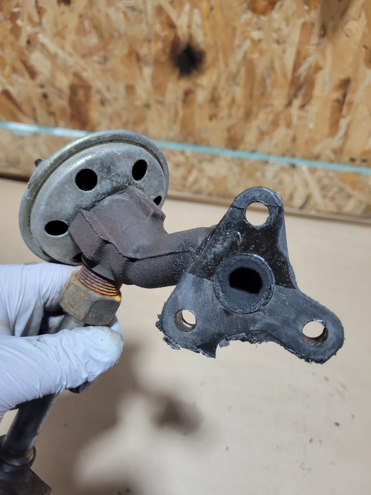 1984 to 1987 Toyota Pickup EGR Valve 22r With Pipe 25620-35120 # 2 for ...